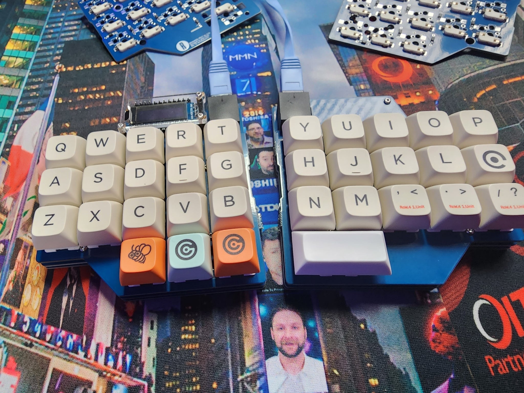 Custom MSPGeekCon 2023 Reviung 34 Split Keyboard – Cloudie's Swag Shop