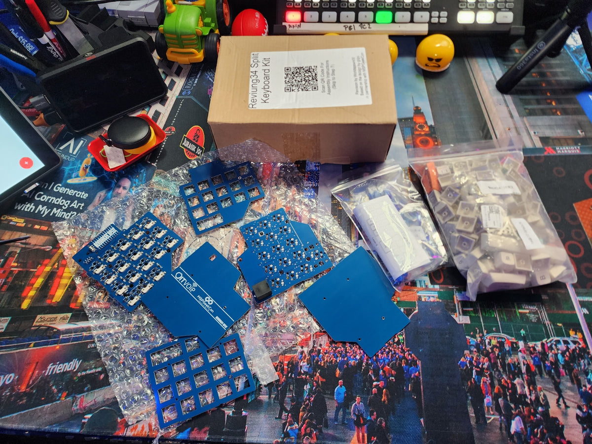 Custom MSPGeekCon 2023 Reviung 34 Split Keyboard – Cloudie's Swag Shop